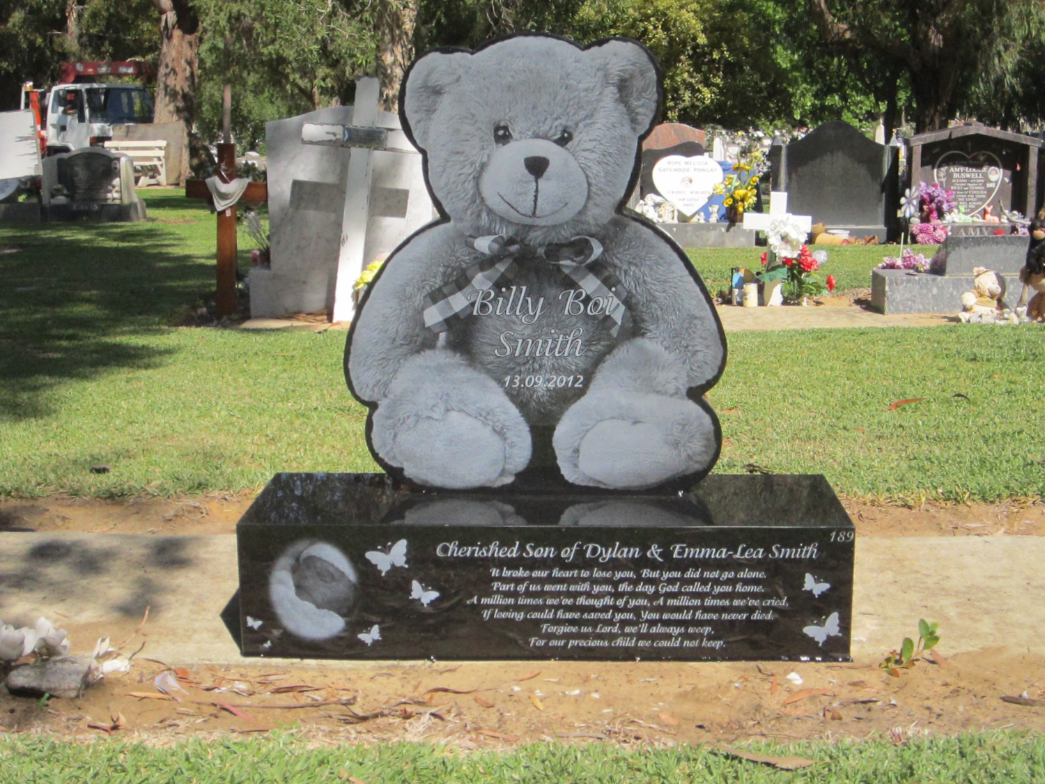Gallery – Headstones and Plaques Papua New Guinea